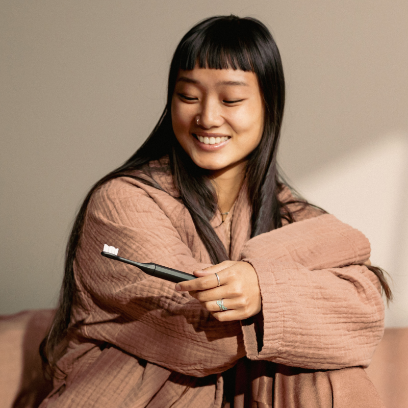 Sustainable Electric Toothbrush V12 - SURI Sustainable Electric Toothbrush V12 - SURI