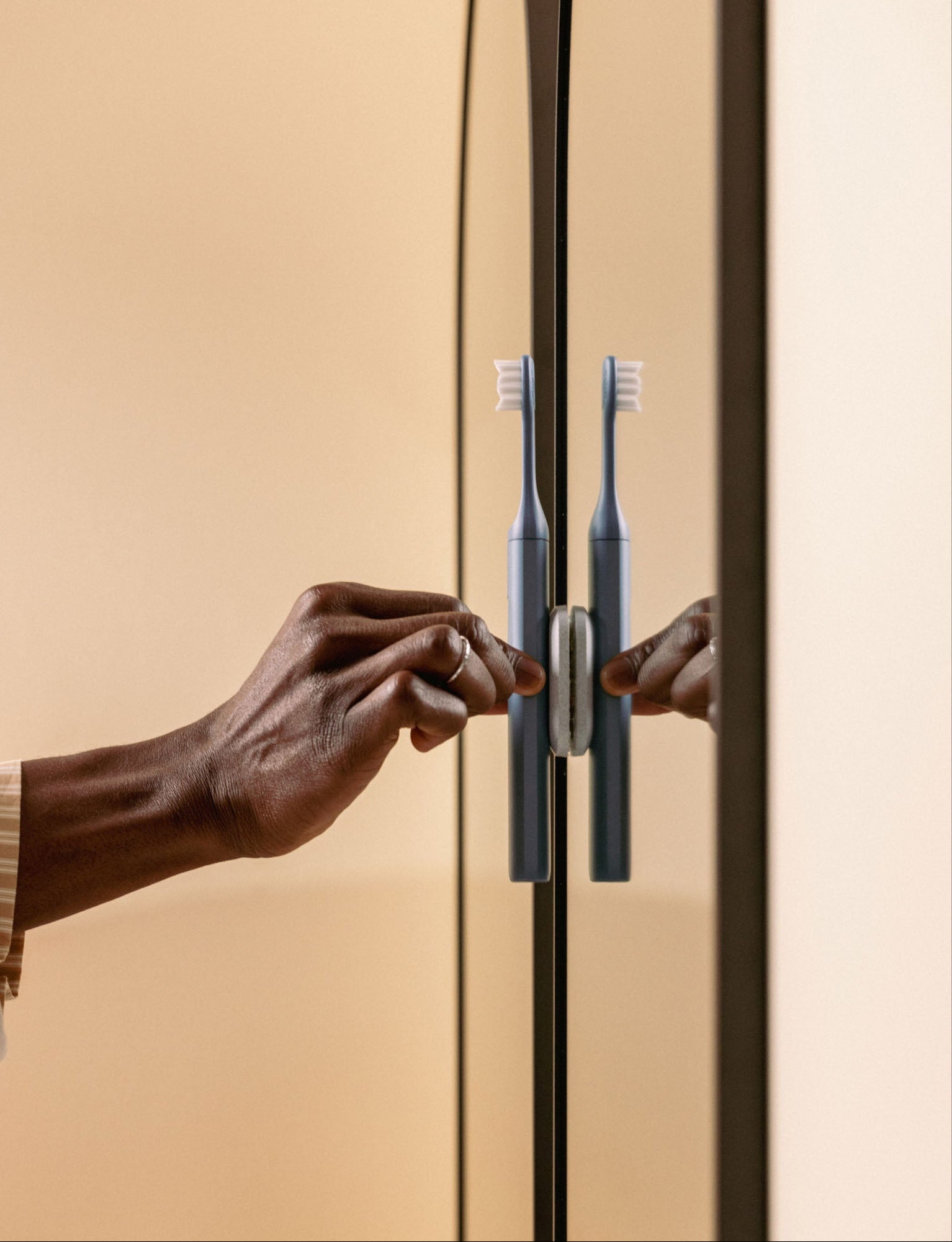 SURI | Sustainable Electric Toothbrush